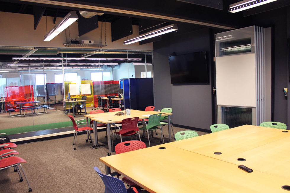 Operable Glass Partitions Add Versatility to the Open Office - gb&d