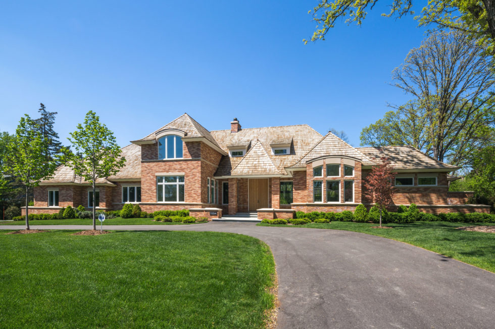 A Complete Guide to Brick Homes in 2024 - Examples & Photos