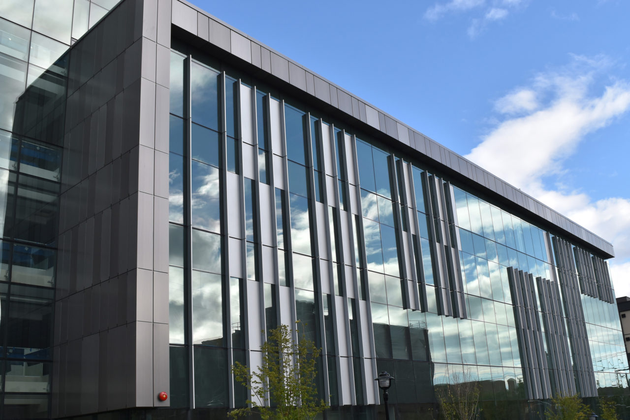 Why You Should Consider Anodized Aluminum for Your Roof or Facade