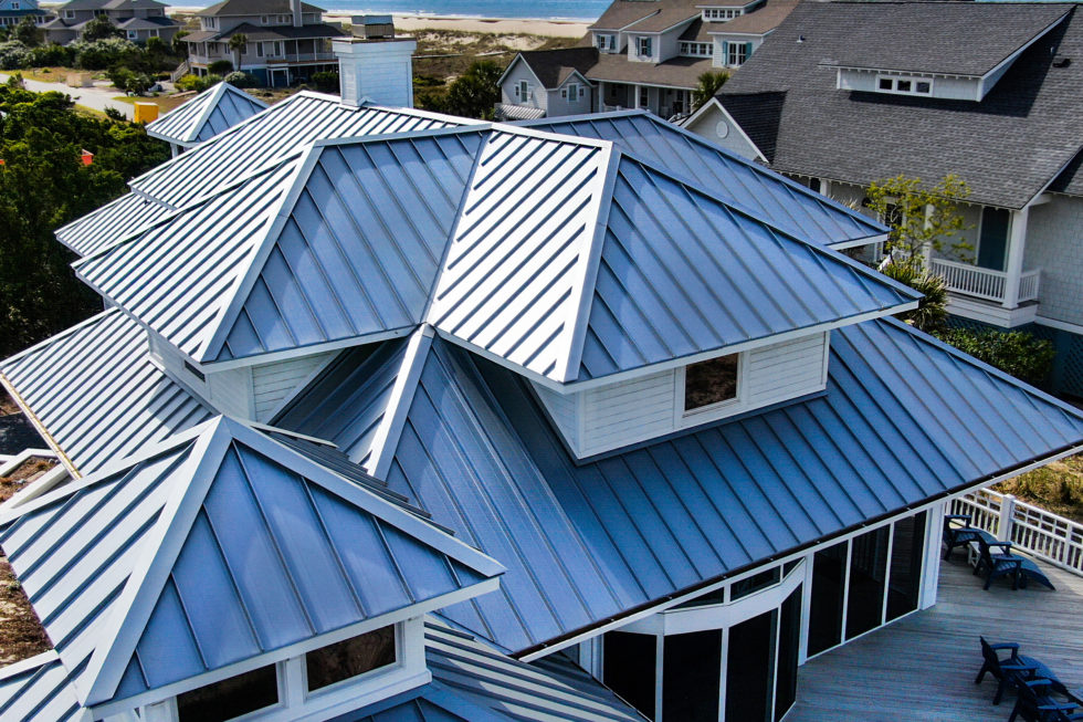 A Custom Metal Roof That’s Both Stylish and Durable on the Coast - gb&d