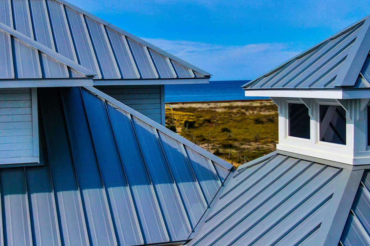 A Custom Metal Roof That’s Both Stylish and Durable on the Coast - gb&d