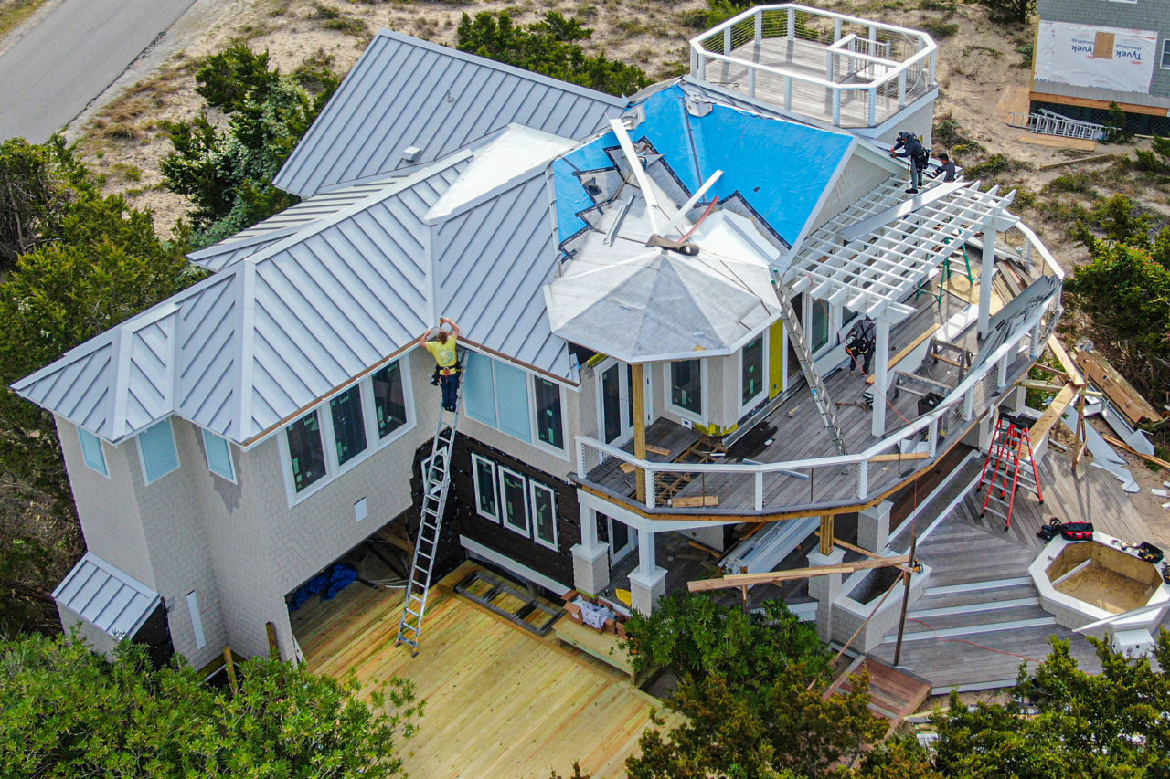 A Custom Metal Roof That’s Both Stylish and Durable on the Coast - gb&d