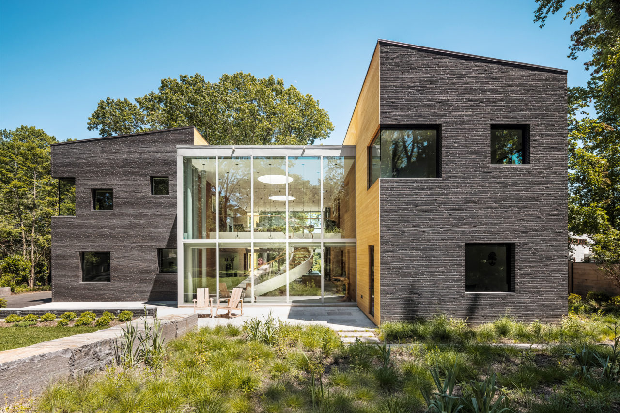 A Complete Guide to Brick Homes in 2024 - Examples & Photos
