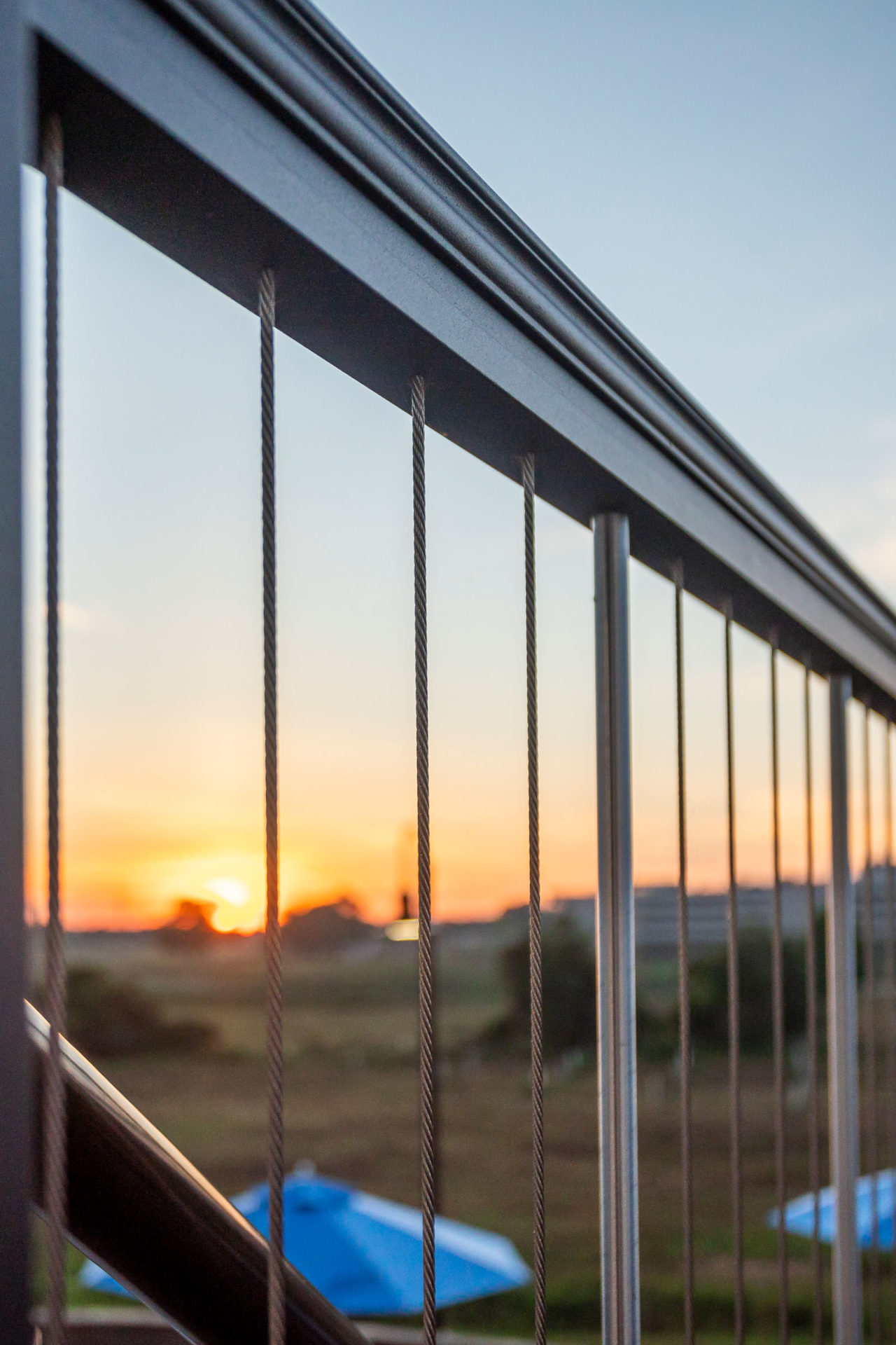 3 Things to Know About Vertical Cable Rail - gb&d