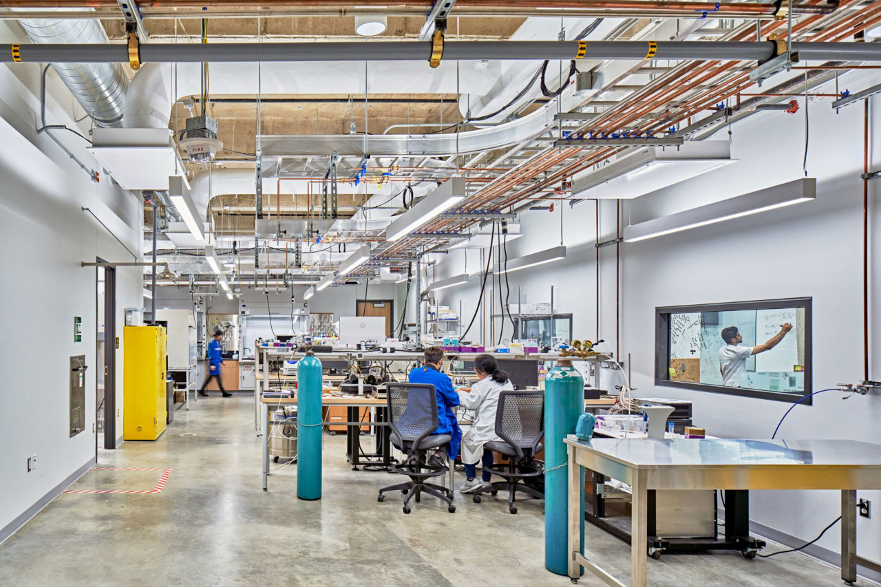 UT Dallas Sciences Building Uses Zinc to Put Science on Display - gb&d