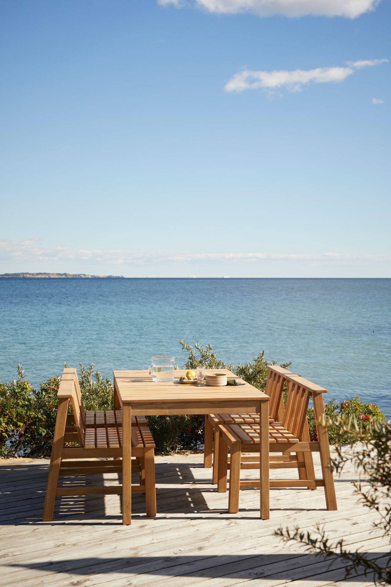 5 Sustainable Wood Designs for Inside and Out - gb&d