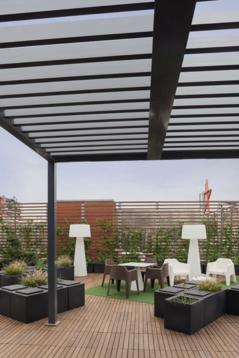 Inside the Benefits of Exterior Shading Systems - gb&d
