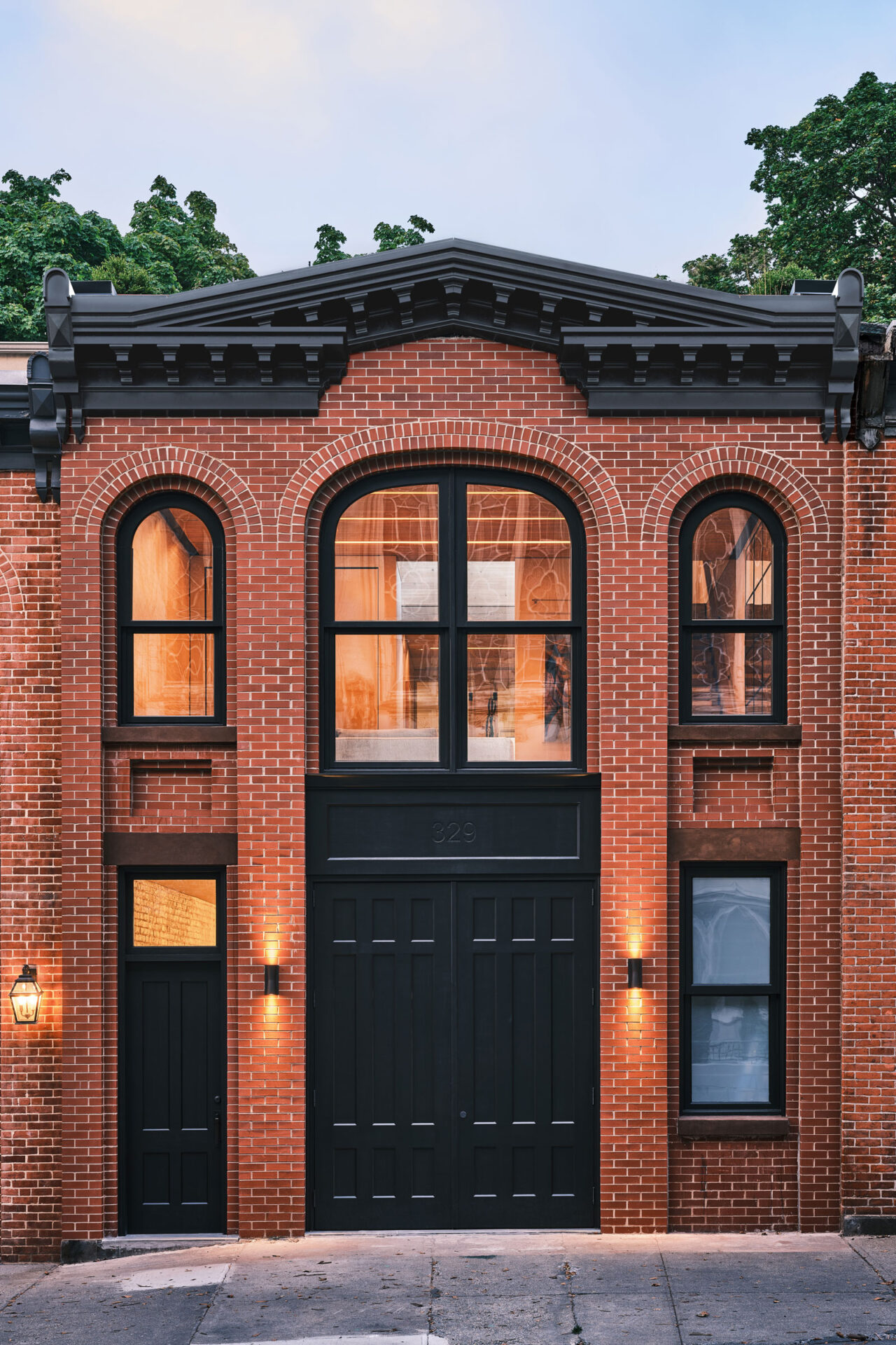 A Complete Guide to Brick Homes in 2024 - Examples & Photos